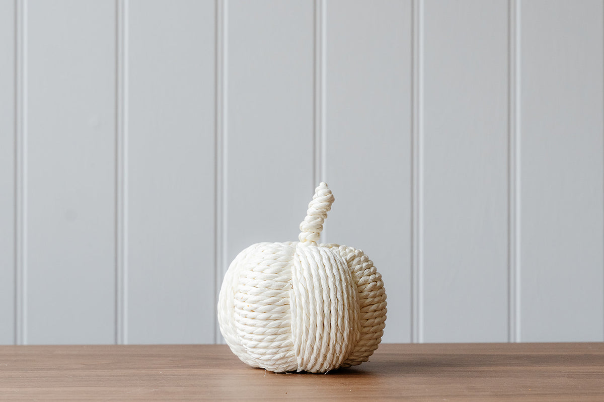 Handmade Straw Pumpkin – We Love Seasons B2C UK